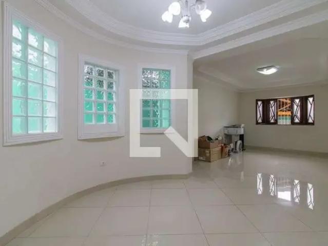 Casa / Sobrado para Locação em Guarulhos/SP Macedo 3 Quartos