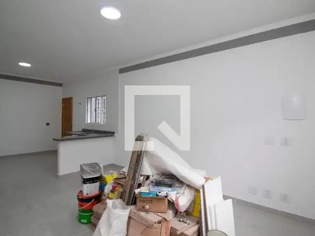Casa / Sobrado para Locação em Guarulhos/SP Mikail II 2 Quartos
