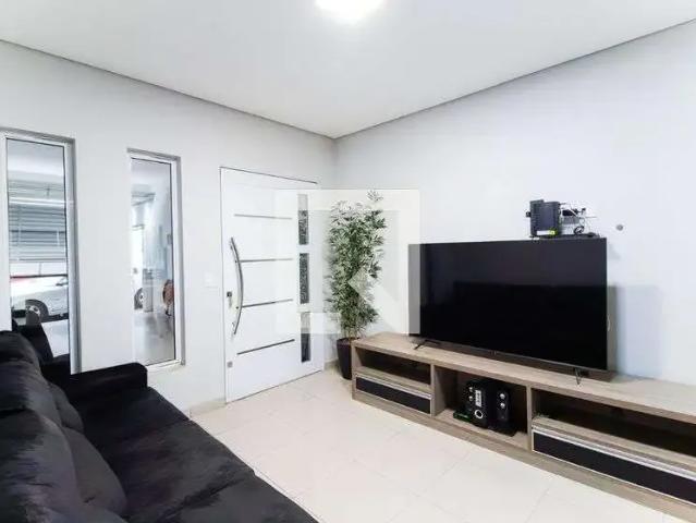 Casa / Sobrado para Locação em Guarulhos/SP Mikail II 2 Quartos