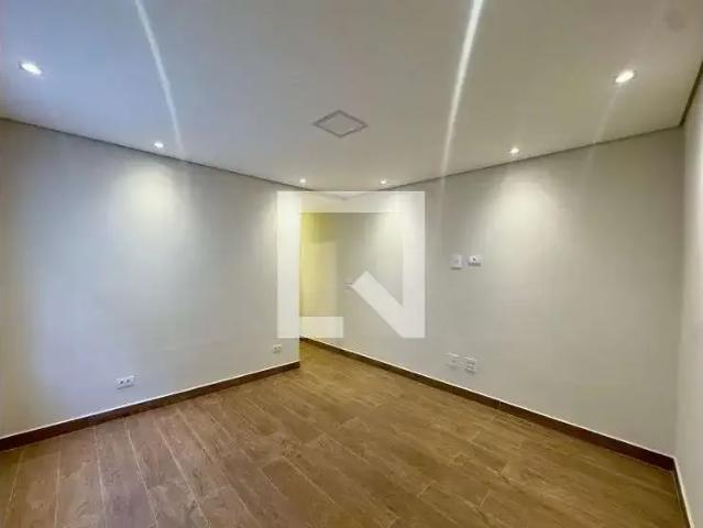 Casa / Sobrado para Locação em Guarulhos/SP Parque Continental II 2 Quartos
