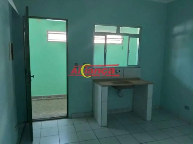 Casa / Sobrado para Locação em Guarulhos/SP Parque Santos Dumont 1 Quartos