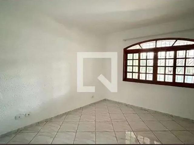 Casa / Sobrado para Locação em Guarulhos/SP Picanço 2 Quartos
