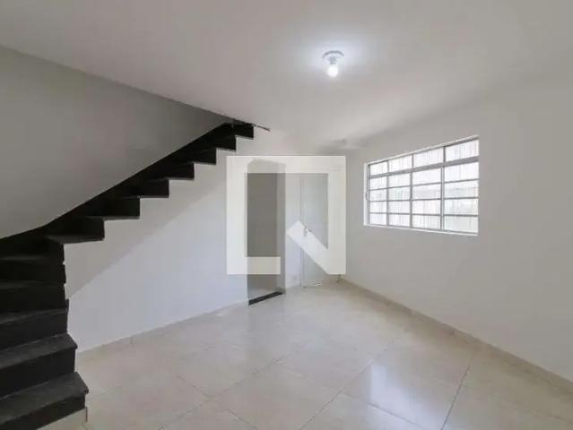 Casa / Sobrado para Locação em Guarulhos/SP Torres Tibagy 2 Quartos