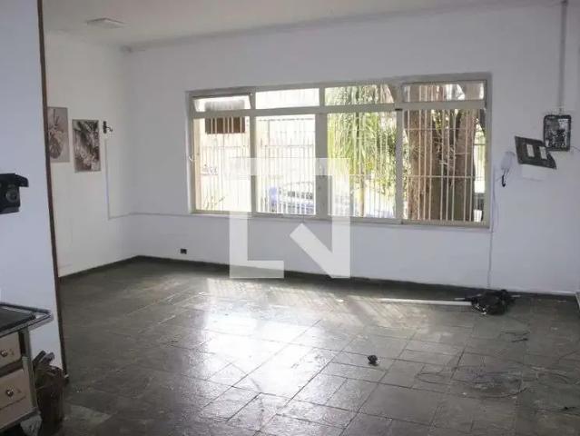 Casa / Sobrado para Locação em Guarulhos/SP Torres Tibagy 2 Quartos