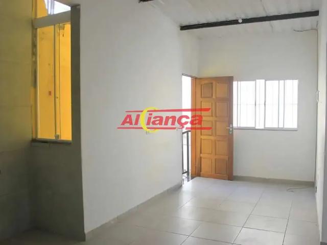 Casa / Sobrado para Locação em Guarulhos/SP Vila Itapoan 2 Quartos