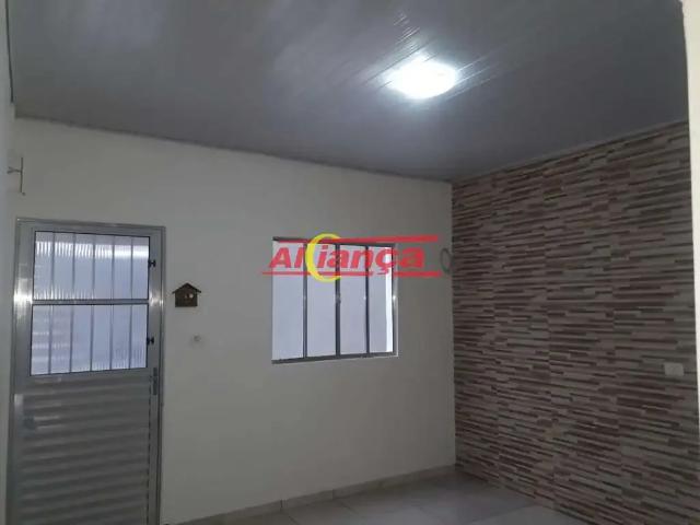 Casa / Sobrado para Locação em Guarulhos/SP Vila Moreira 2 Quartos