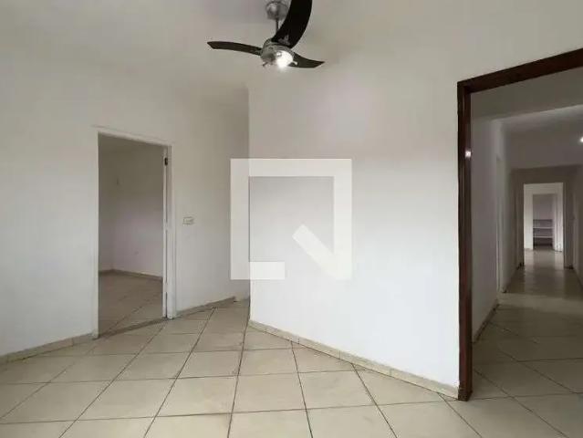 Casa / Sobrado para Locação em Guarulhos/SP Vila Paraíso 3 Quartos