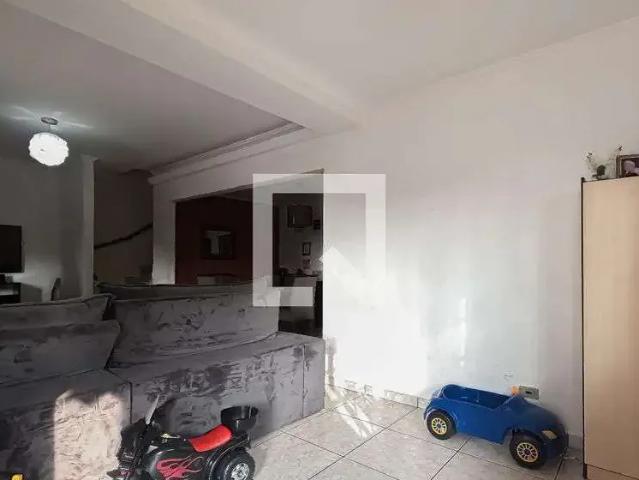 Casa / Sobrado para Locação em Guarulhos/SP Vila Rosália 3 Quartos