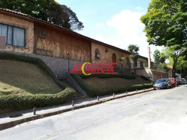 Casa / Sobrado para Locação em Guarulhos/SP Vila Rosália 6 Quartos