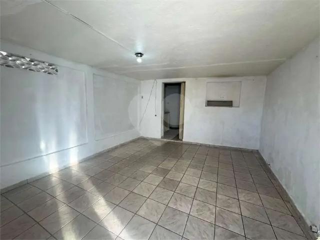 Casa / Sobrado para Locação em Guarulhos/SP Vila São João 1 Quartos