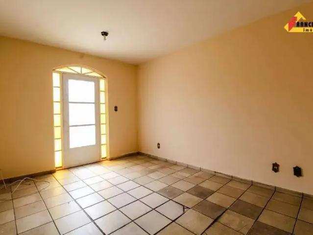 Casa / Sobrado para Locação em Divinópolis/MG Bom Pastor 6 Quartos