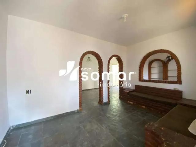 Casa / Sobrado para Locação em Divinópolis/MG Esplanada 4 Quartos