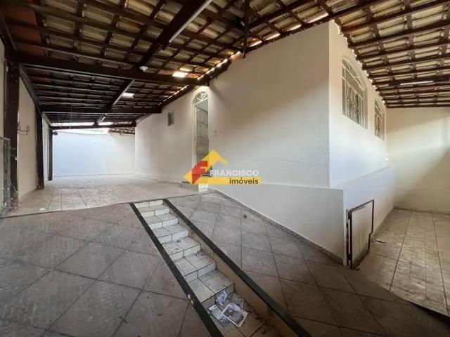 Casa / Sobrado para Locação em Divinópolis/MG Manoel Valinhas 2 Quartos