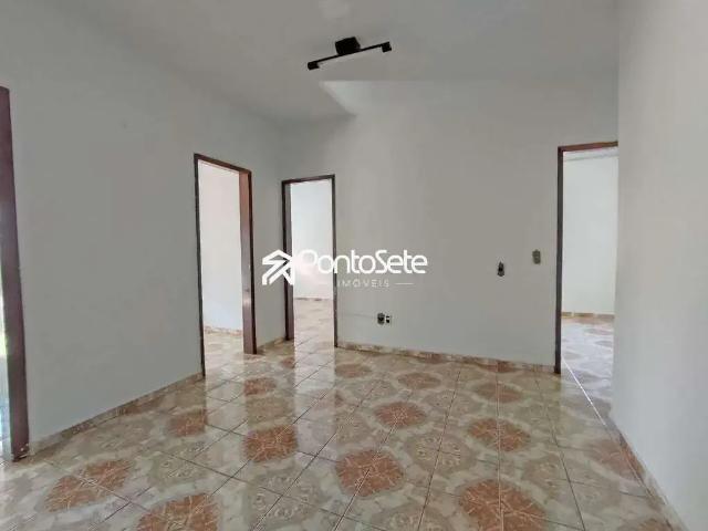 Casa / Sobrado para Locação em Divinópolis/MG Niterói 3 Quartos