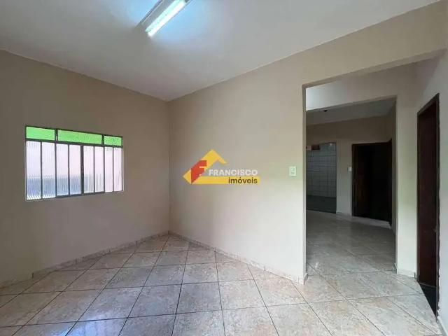 Casa / Sobrado para Locação em Divinópolis/MG Planalto 5 Quartos