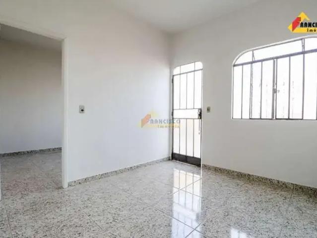 Casa / Sobrado para Locação em Divinópolis/MG Rancho Alegre 3 Quartos
