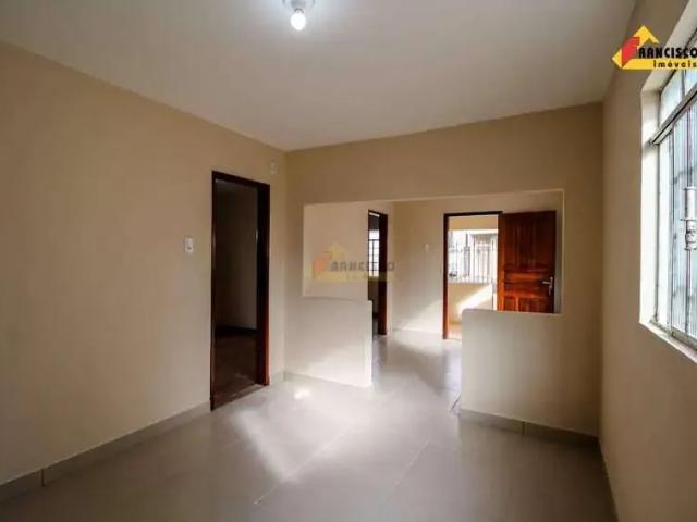 Casa / Sobrado para Locação em Divinópolis/MG São José 3 Quartos
