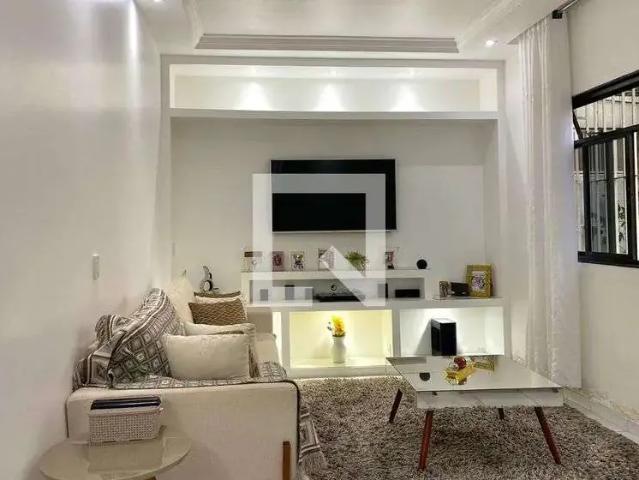Casa / Sobrado para Locação em Duque de Caxias/RJ Centro 2 Quartos