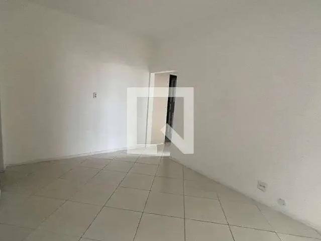 Casa / Sobrado para Locação em Duque de Caxias/RJ Centro 2 Quartos