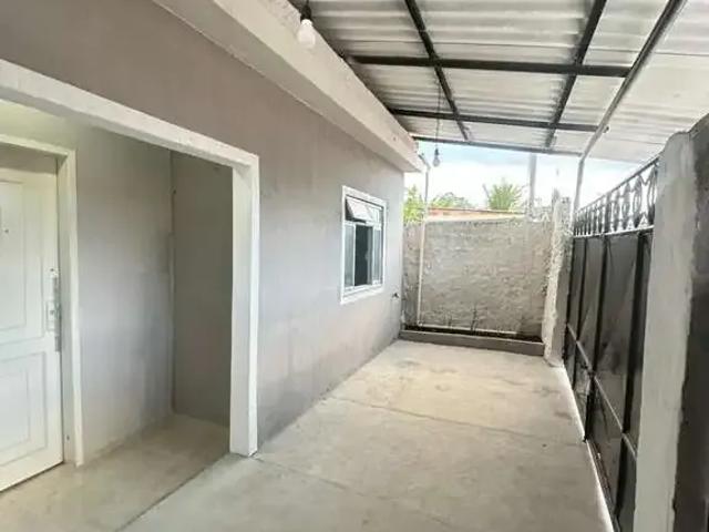 Casa / Sobrado para Locação em Duque de Caxias/RJ Jardim Anhangá 2 Quartos