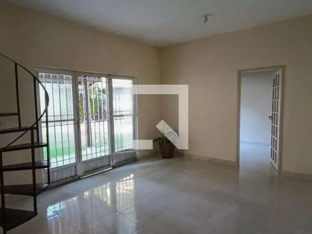 Casa / Sobrado para Locação em Duque de Caxias/RJ Jardim Primavera 3 Quartos