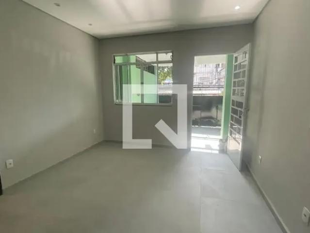Casa / Sobrado para Locação em Duque de Caxias/RJ Jardim Vinte e Cinco de Agosto 2 Quartos