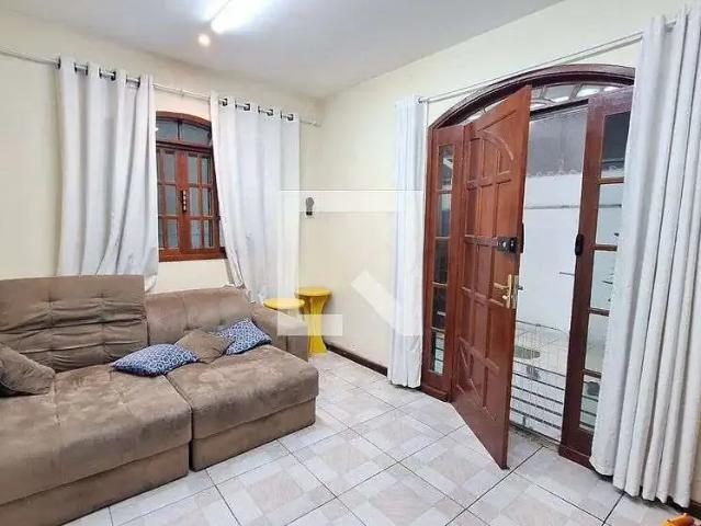 Casa / Sobrado para Locação em Duque de Caxias/RJ São Bento 3 Quartos