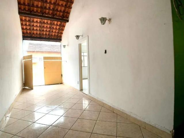 Casa / Sobrado para Locação em Duque de Caxias/RJ Saracuruna 2 Quartos