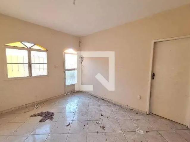 Casa / Sobrado para Locação em Duque de Caxias/RJ Taquara 2 Quartos