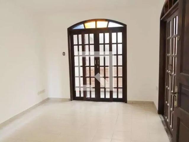Casa / Sobrado para Locação em Embu das Artes/SP Centro 1 Quartos