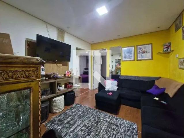 Casa / Sobrado para Locação em Embu das Artes/SP Jardim de Lourdes 3 Quartos