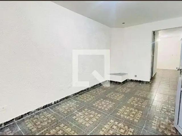 Casa / Sobrado para Locação em Embu das Artes/SP Jardim Santo Eduardo 2 Quartos