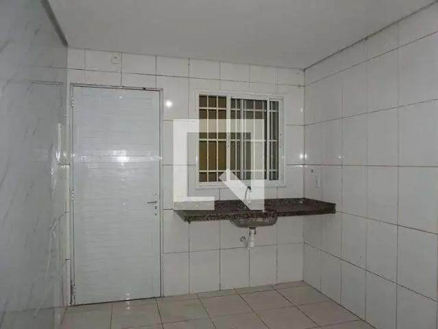 Casa / Sobrado para Locação em Embu das Artes/SP Jardim Santa Tereza 1 Quartos