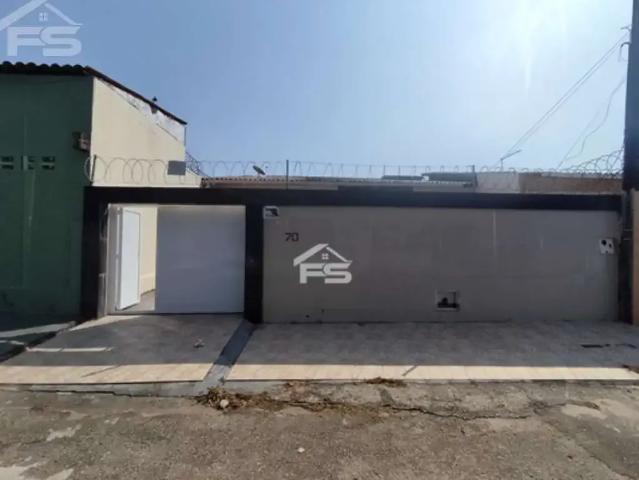 Casa / Sobrado para Locação em Fortaleza/CE Cidade dos Funcionários 3 Quartos