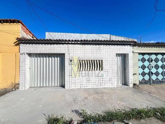Casa / Sobrado para Locação em Fortaleza/CE Aerolândia 3 Quartos