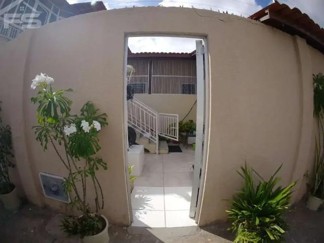 Casa / Sobrado para Locação em Fortaleza/CE Jardim das Oliveiras 2 Quartos