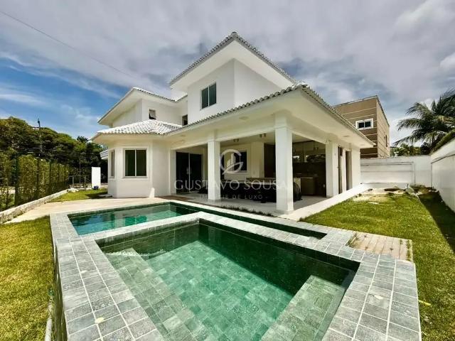 Casa / Sobrado para Locação em Fortaleza/CE Lagoa Redonda 5 Quartos