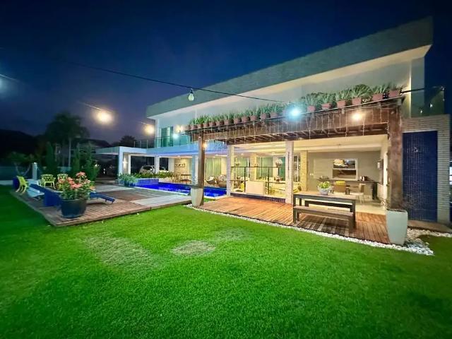 Casa / Sobrado para Locação em Fortaleza/CE Lagoa Redonda 5 Quartos