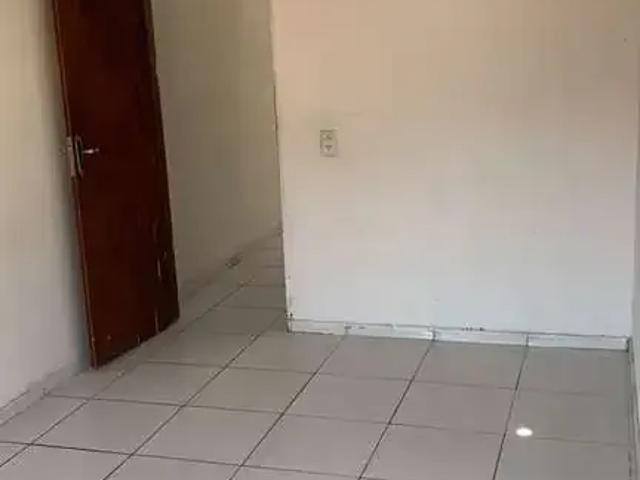 Casa / Sobrado para Locação em Fortaleza/CE Lagoa Redonda 1 Quartos
