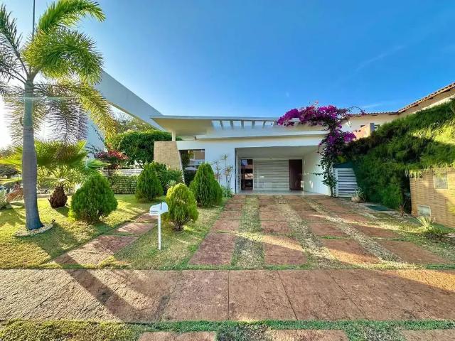 Casa / Sobrado para Locação em Fortaleza/CE Lagoa Redonda 3 Quartos
