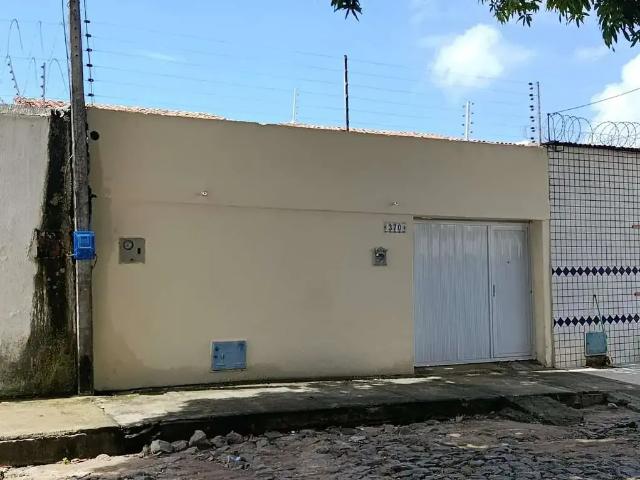 Casa / Sobrado para Locação em Fortaleza/CE Sapiranga 3 Quartos