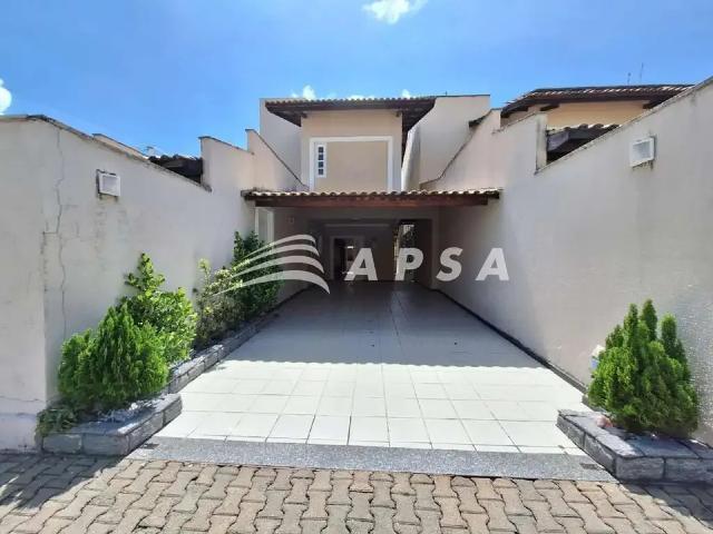 Casa / Sobrado para Locação em Fortaleza/CE Parque Manibura 4 Quartos