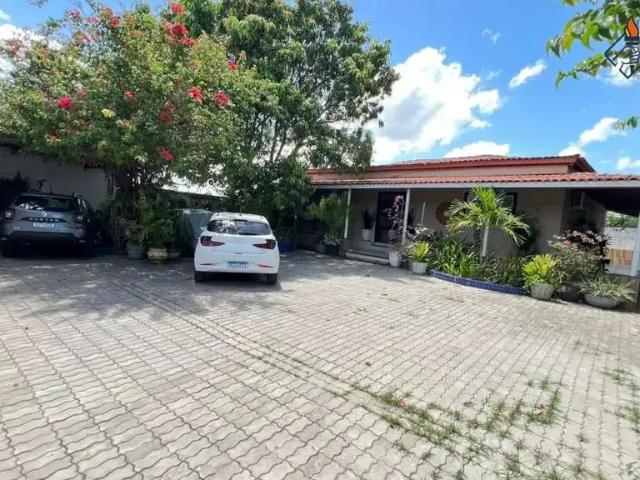 Casa / Sobrado para Locação em Feira de Santana/BA Novo Horizonte 4 Quartos