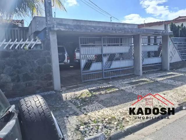 Casa / Sobrado para Locação em Feira de Santana/BA Capuchinhos 3 Quartos