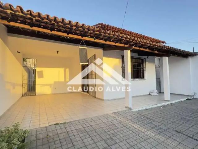 Casa / Sobrado para Locação em Feira de Santana/BA Parque Getúlio Vargas 3 Quartos