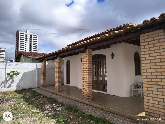 Casa / Sobrado para Locação em Feira de Santana/BA Santa Mônica 3 Quartos