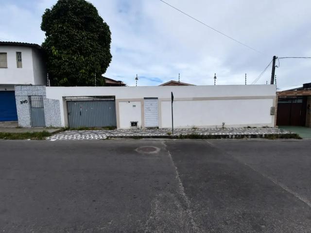 Casa / Sobrado para Locação em Feira de Santana/BA Tomba 3 Quartos