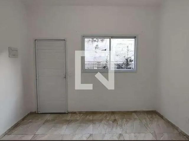 Casa / Sobrado para Locação em Ferraz de Vasconcelos/SP Vila Maria Rosa 2 Quartos