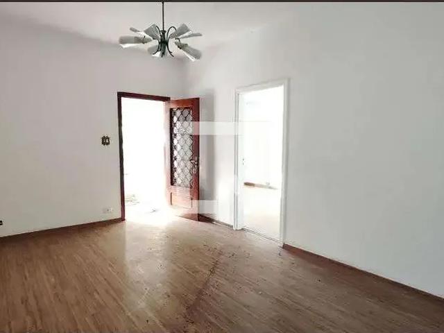 Casa / Sobrado para Locação em Ferraz de Vasconcelos/SP Vila Romanópolis 2 Quartos