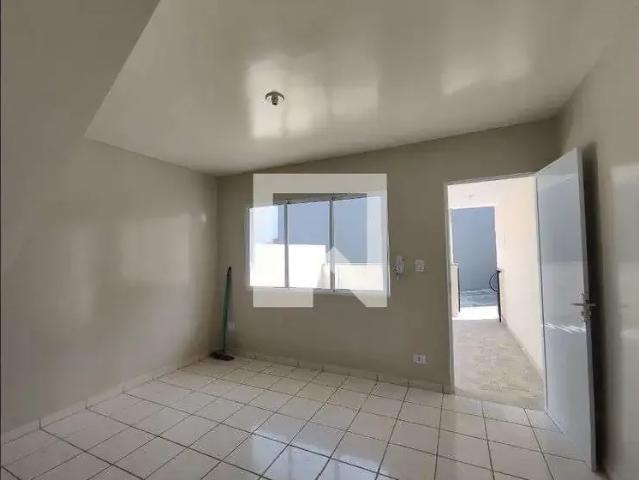 Casa / Sobrado para Locação em Ferraz de Vasconcelos/SP Vila Romanópolis 2 Quartos